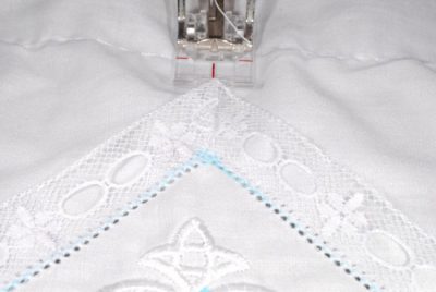 Freeform Lace Shaping Without Pins - WeAllSew