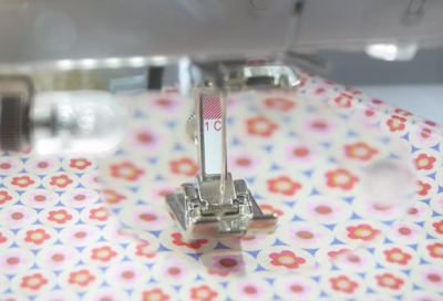 How to Use the Magnifier Set Lenses - WeAllSew