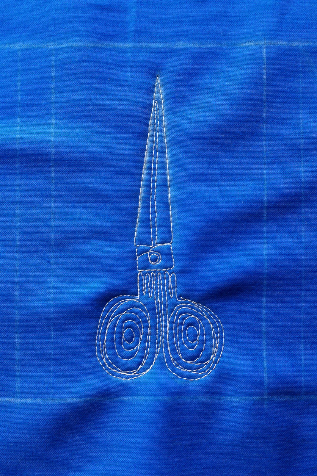 Free-Motion Quilting Scissors Pincushion Tutorial - WeAllSew