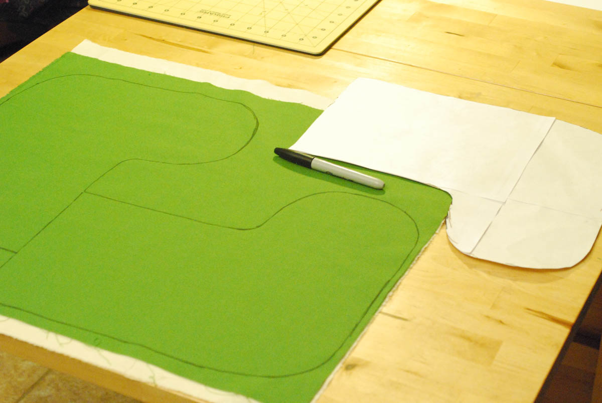 Free-Motion Christmas Stocking Tutorial - Tracing - WeAllSew