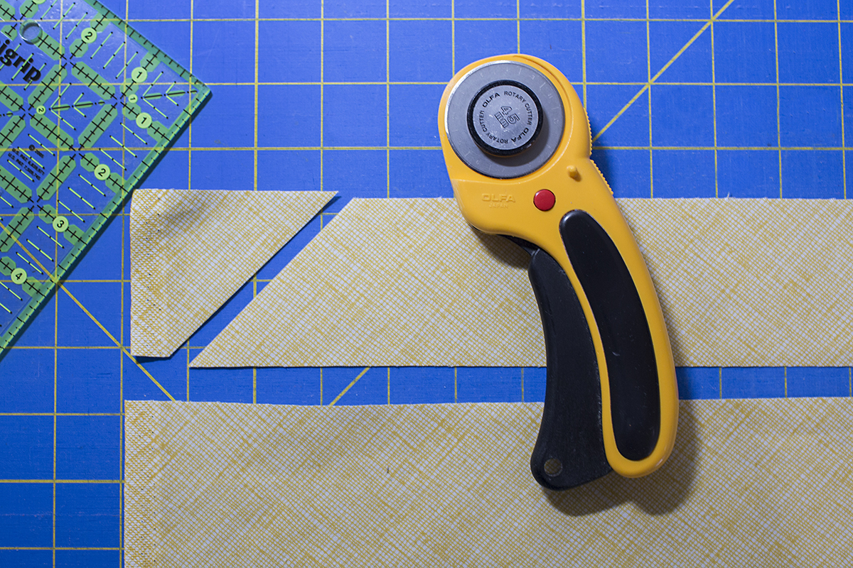 How to Bind a Quilt using Double Fold Binding - WeAllSew