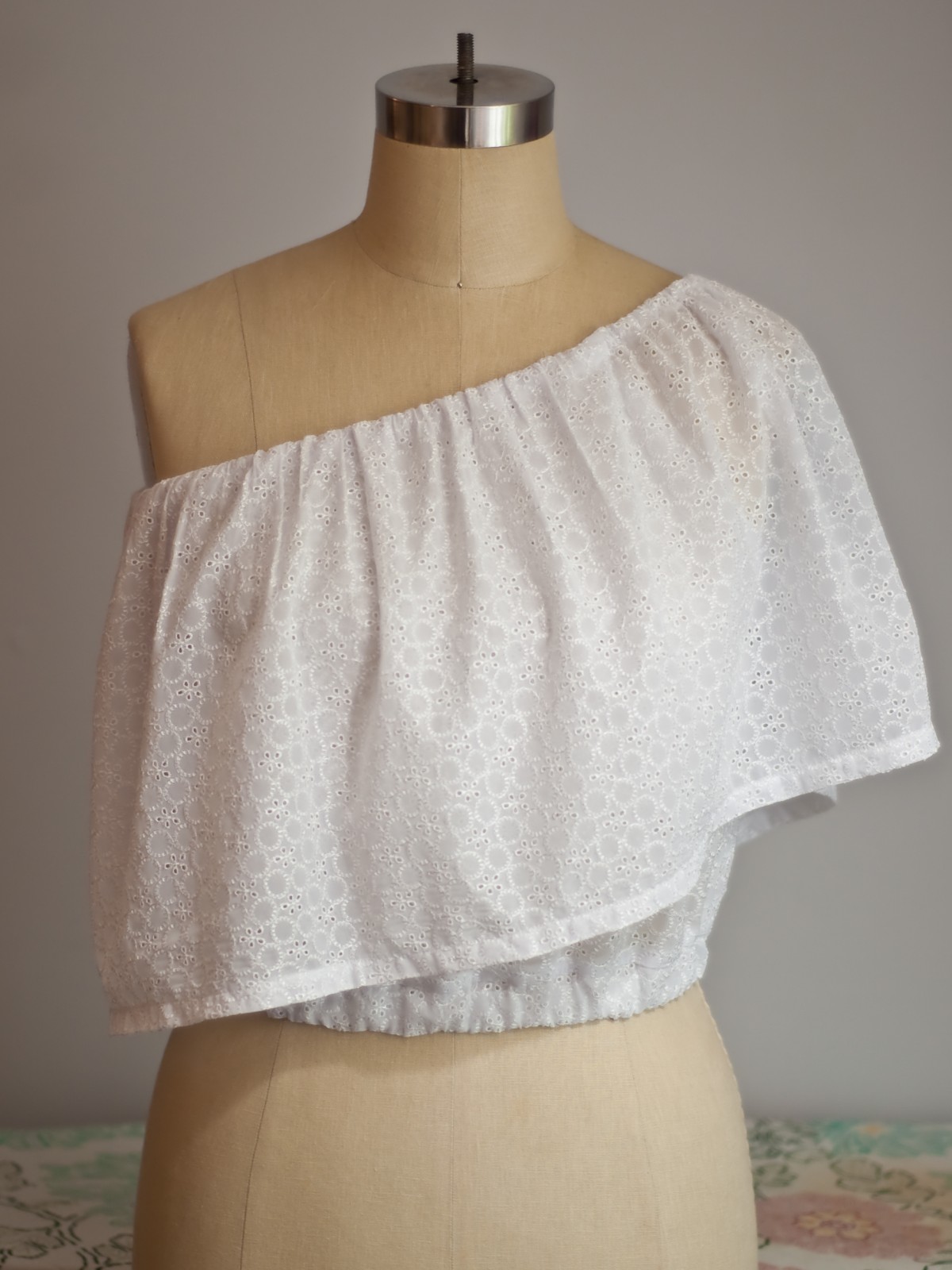 Single-shoulder Ruffle Top Tutorial - WeAllSew