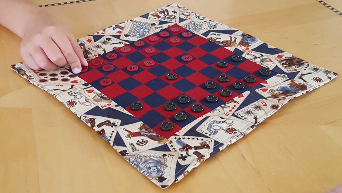 Mini Travel Checkerboard Game - WeAllSew