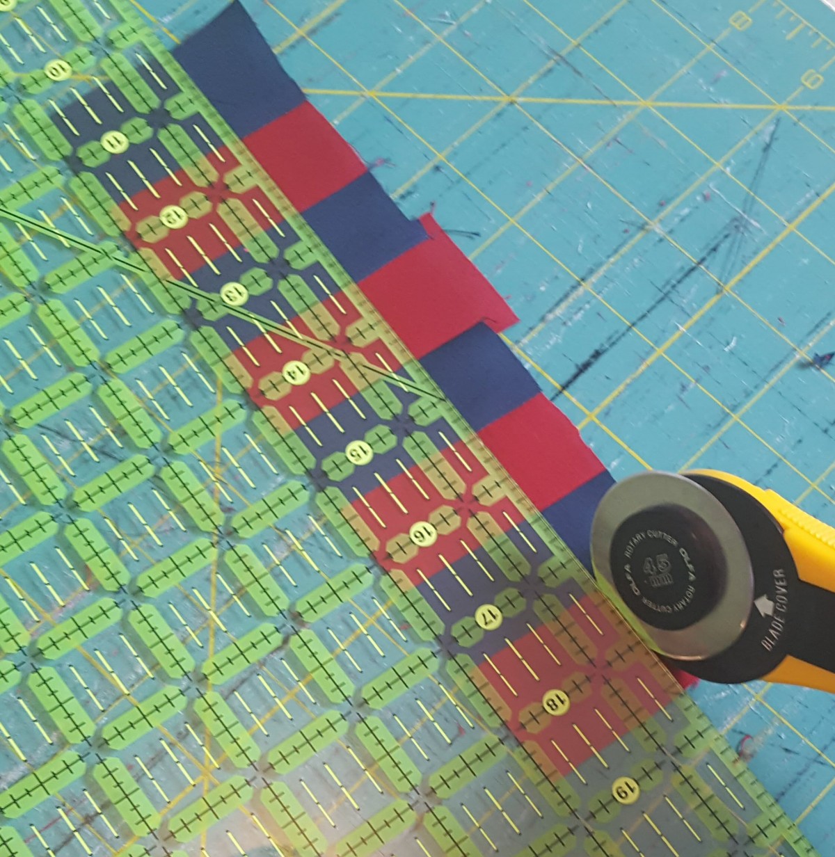 Mini Travel Checkerboard Game - WeAllSew