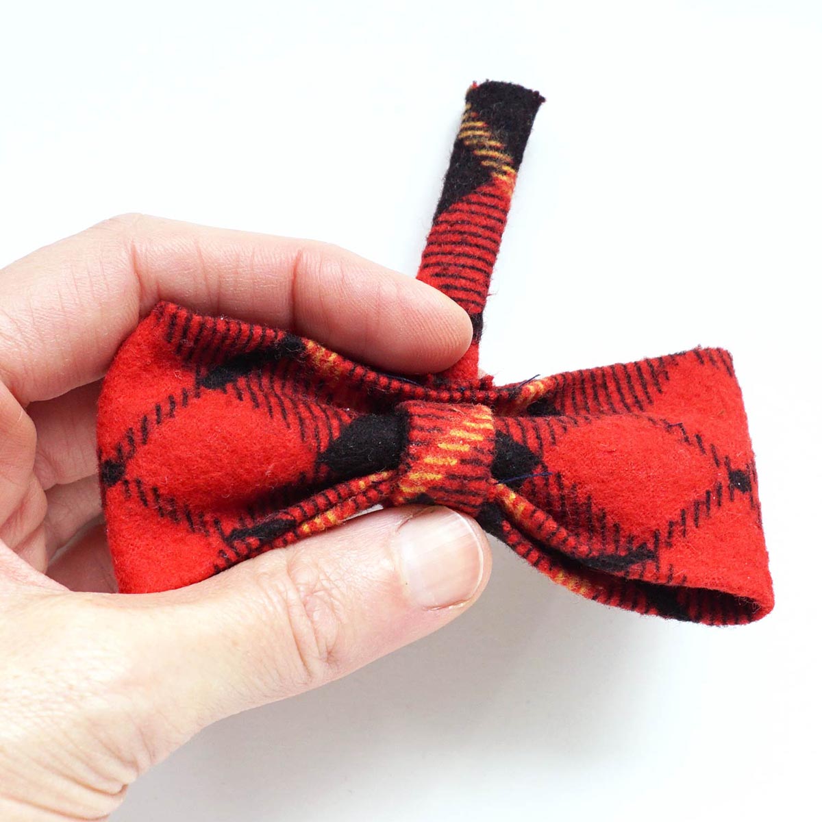 DIY Fabric Bow Tutorial - WeAllSew