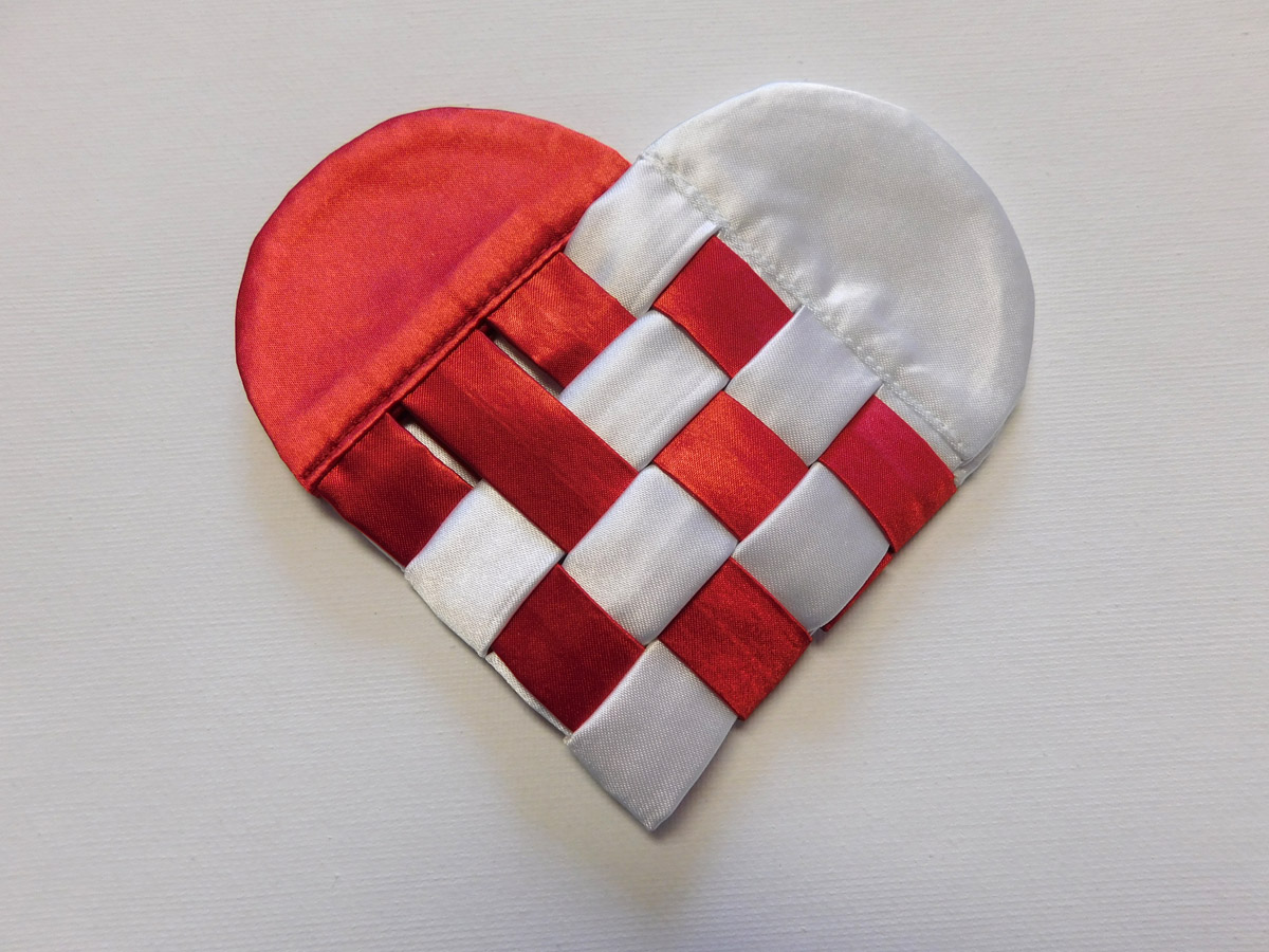 How To Make A Fabric Scandinavian Heart - WeAllSew