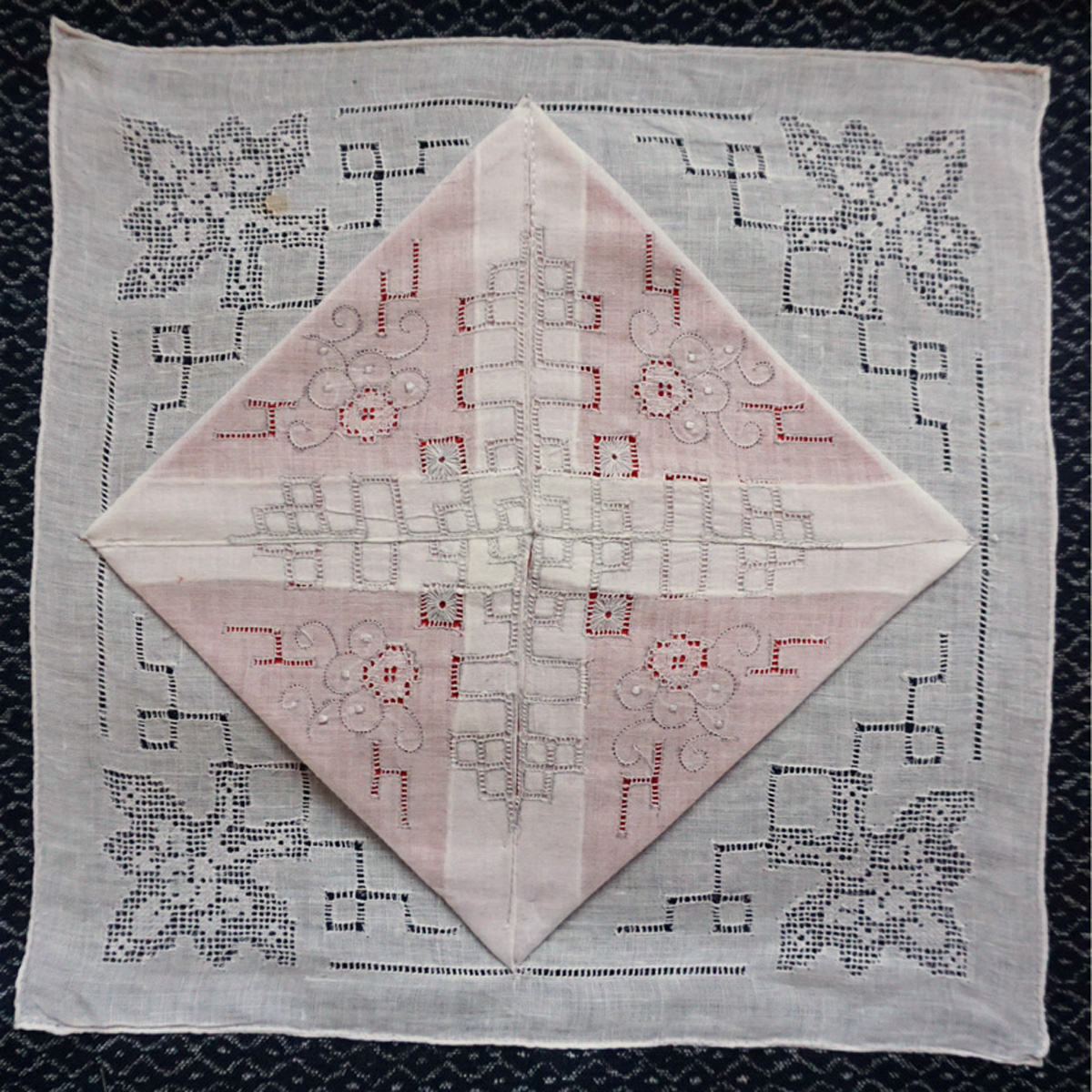 5 Ways to Upcycle Vintage Linens - WeAllSew