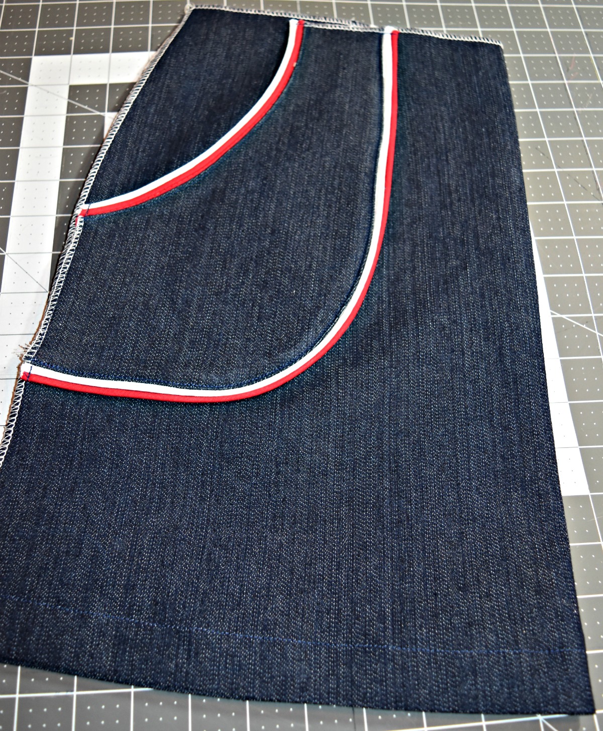 How to add Piping to Pockets - WeAllSew