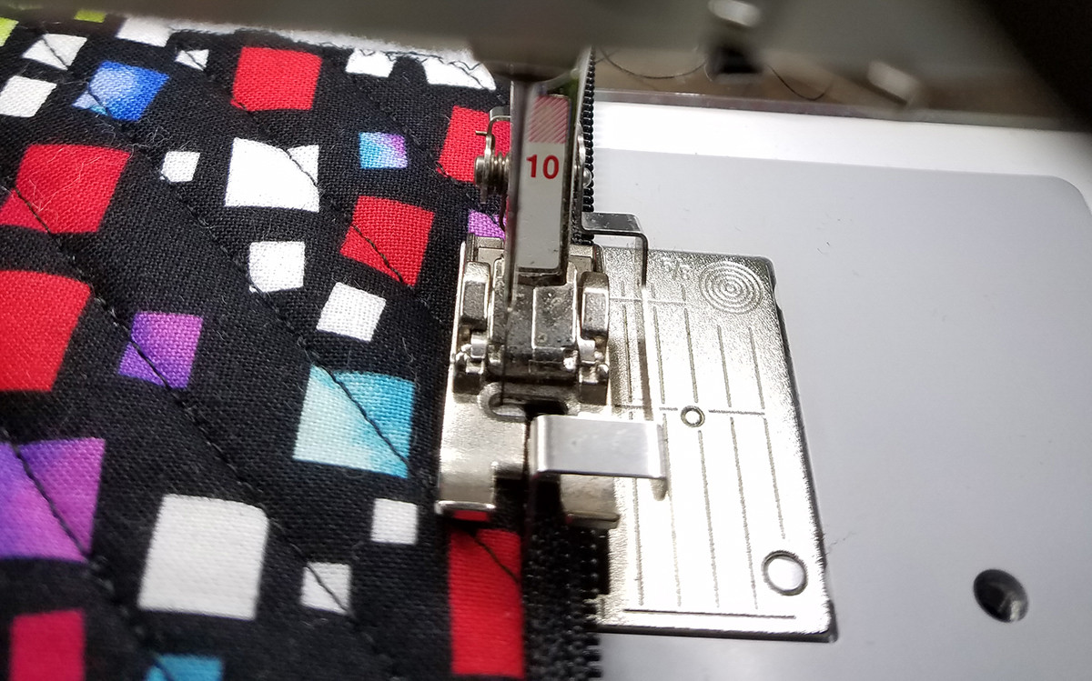 Square in a Square Zipper Bag - WeAllSew
