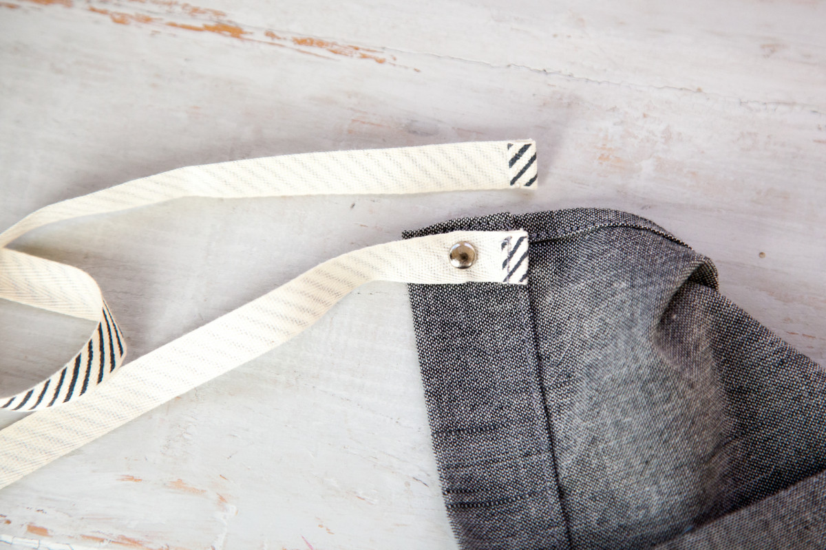 Charming Pocket Apron Tutorial - WeAllSew