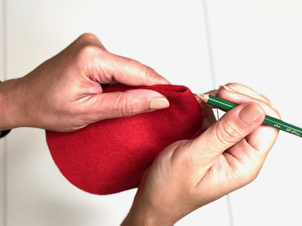 How to Sew a Wool Felt Beret - WeAllSew