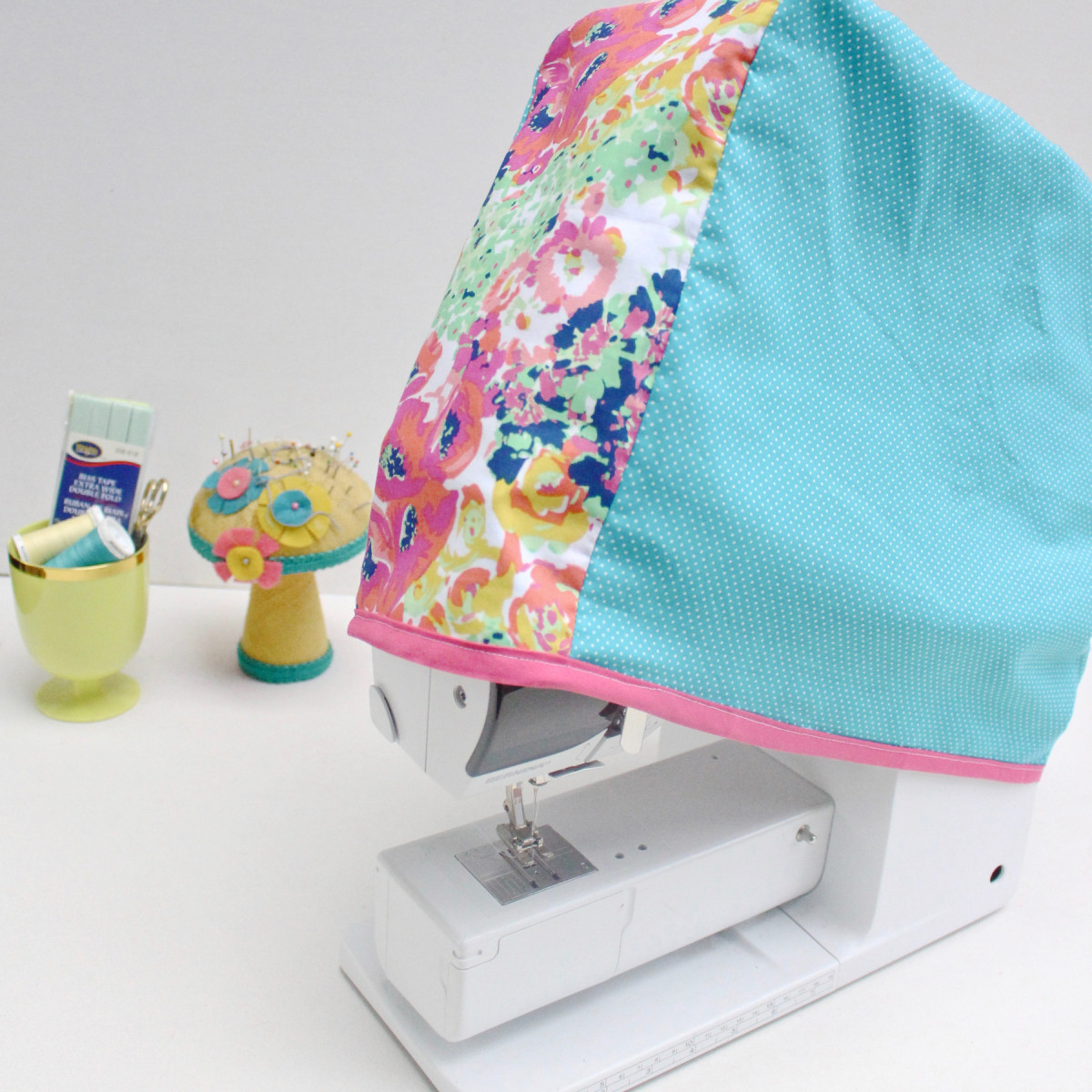 Reversible sewing machine cover - WeAllSew