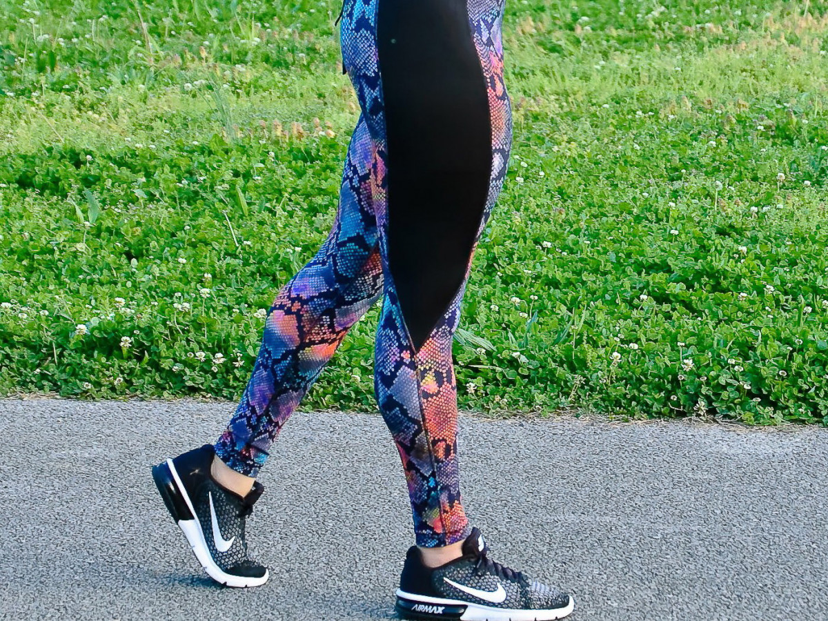 Activewear Sewn with a 2-Thread Flatlock Overlock Stitch - WeAllSew