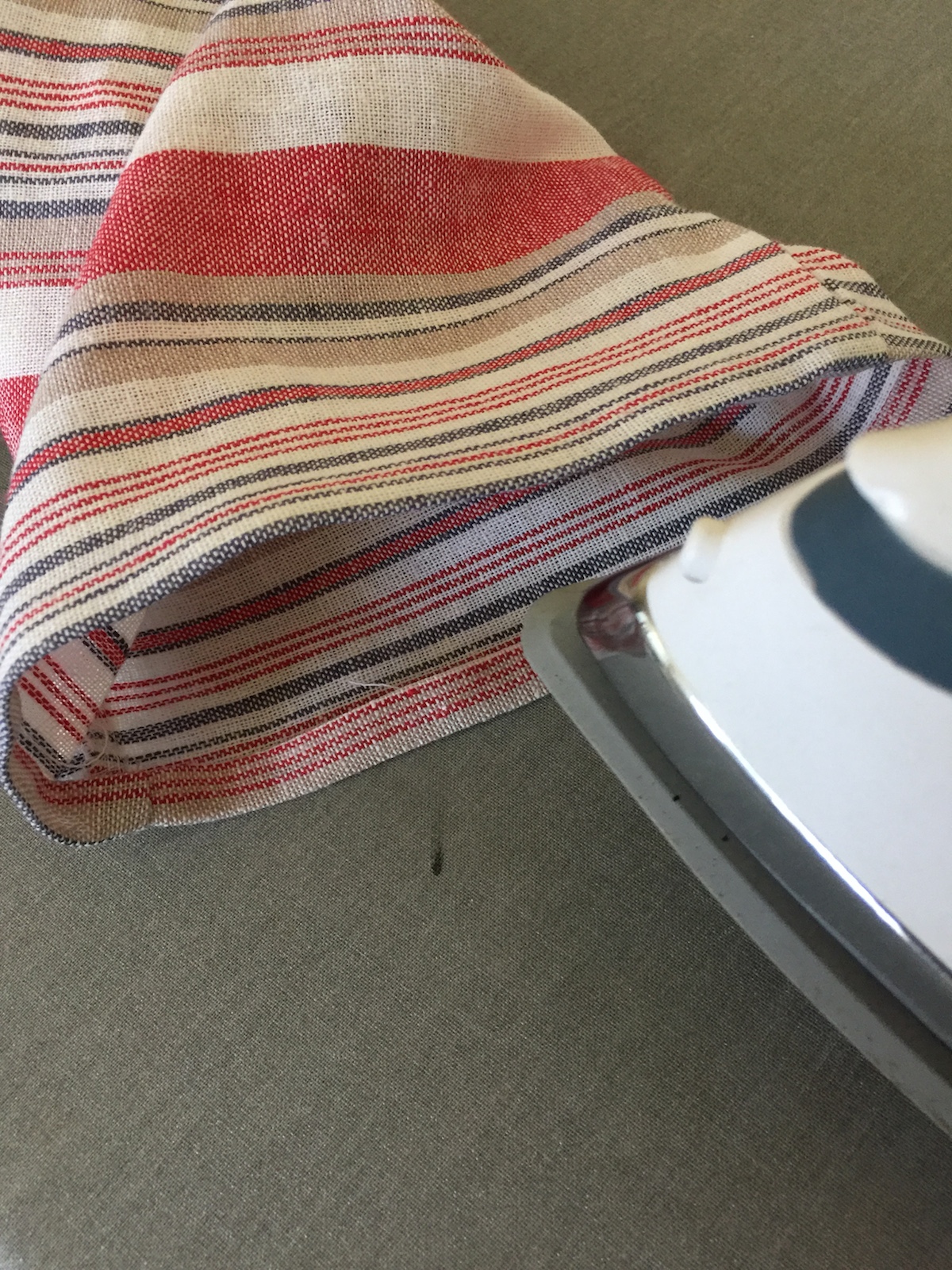 How To Sew a Womens Boxy Gathered Top - WeAllSew