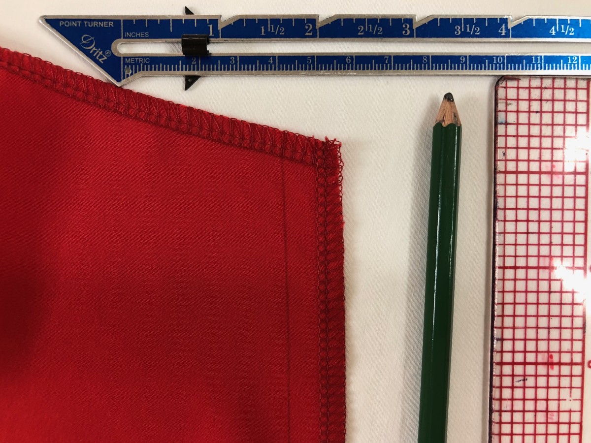 How to Sew Floating Rick Rack - WeAllSew