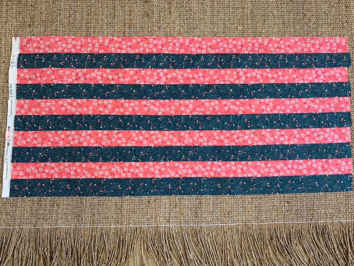 sew strips in alternating colors - WeAllSew