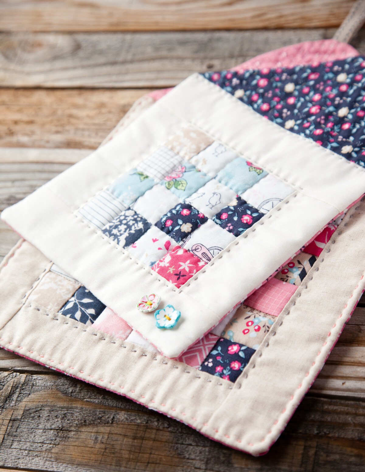 Quilted Mini House Trivets - WeAllSew