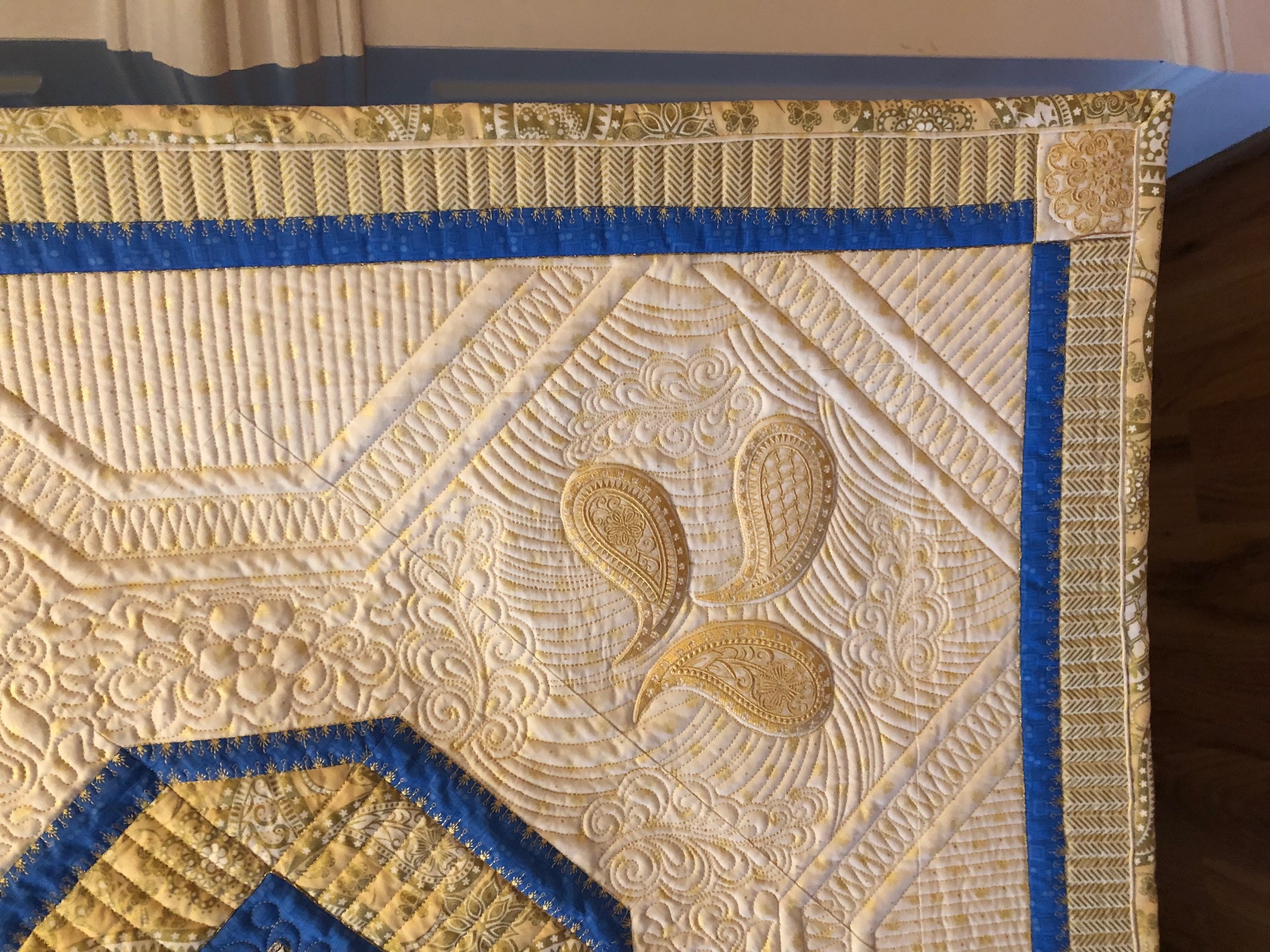 Wedding teapot quilt | WeAllSew