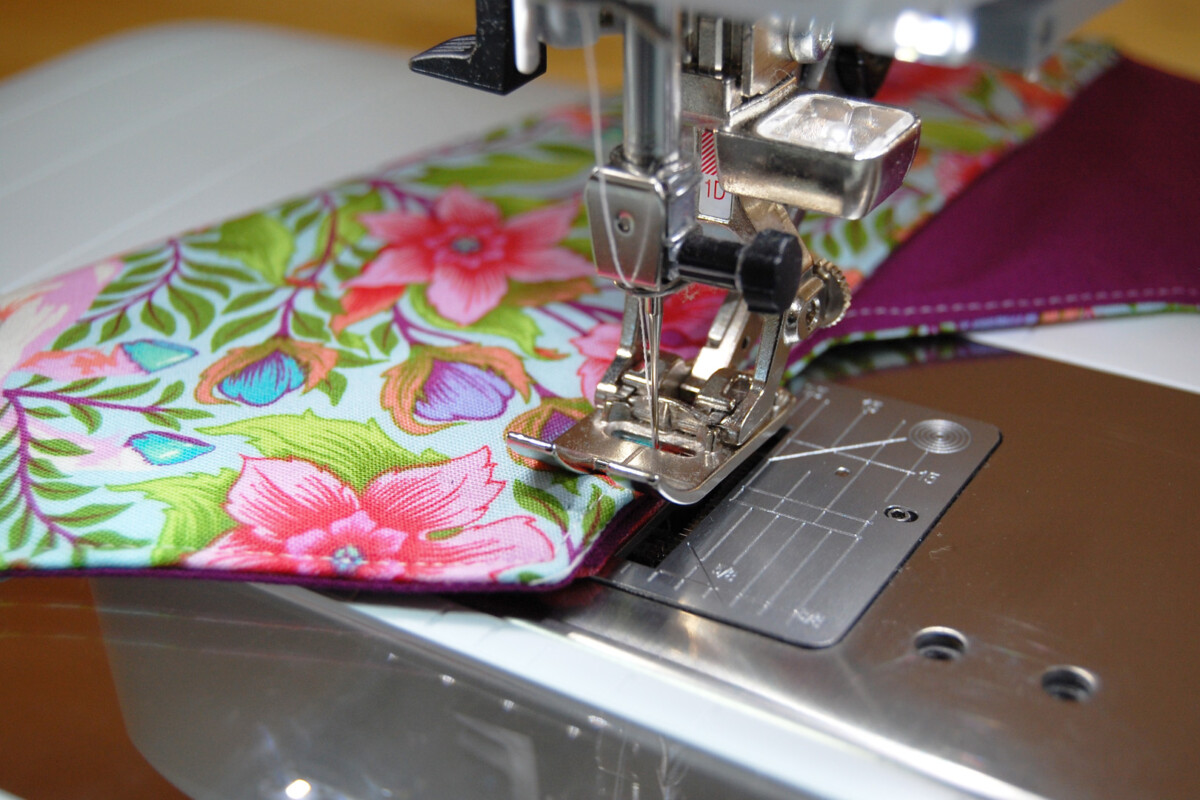 Scissors Case Tutorial - WeAllSew