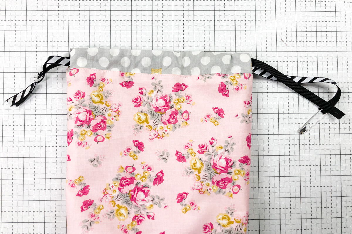 Pre-cut Friendly Drawstring Bag Tutorial - WeAllSew