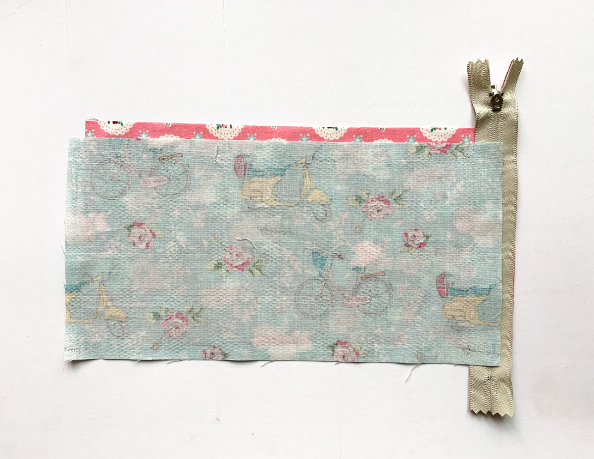 Triangle Zipper Pouch - WeAllSew