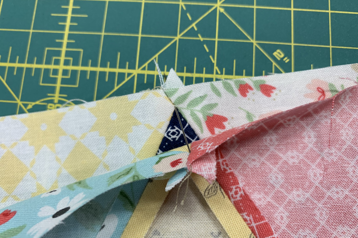 Equilateral Triangle Table Runner - WeAllSew