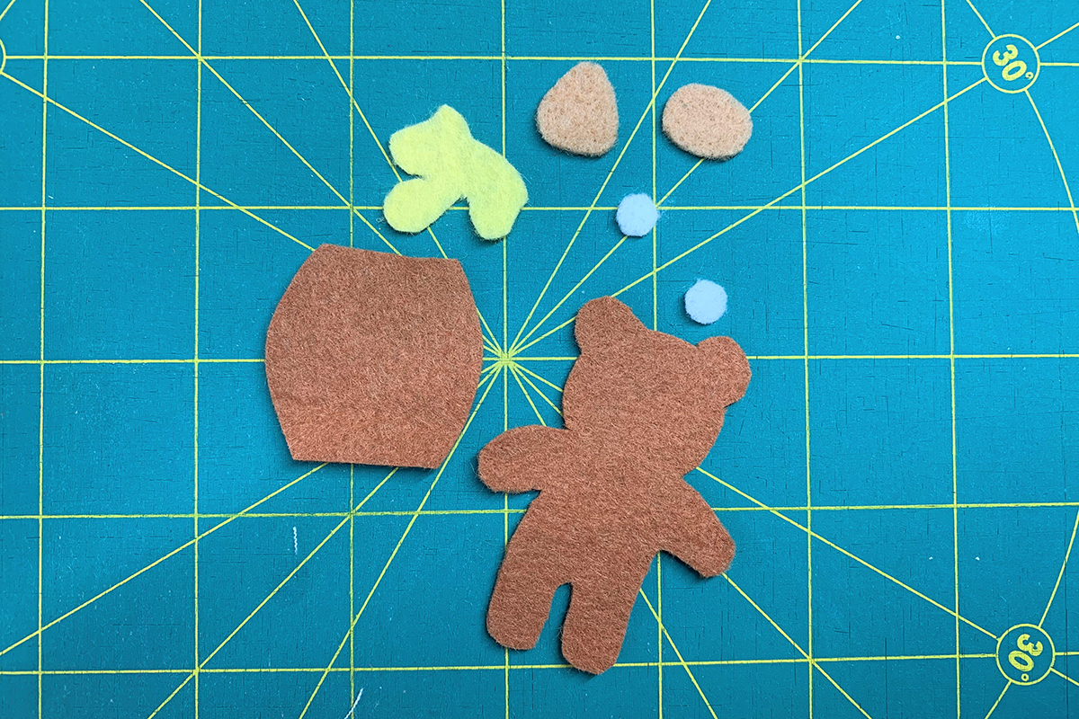 How to Sew a Kids Busy Book, Part 5: Bear and Honey Pot - WeAllSew