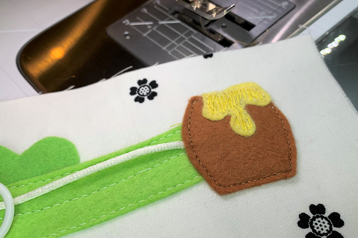 How to Sew a Kids Busy Book, Part 5: Bear and Honey Pot - WeAllSew