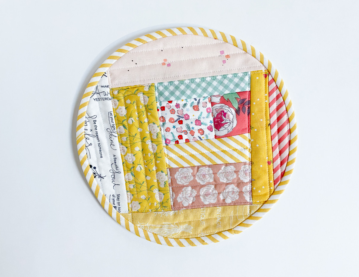 Quilt-as-you-go Trivet Set - WeAllSew