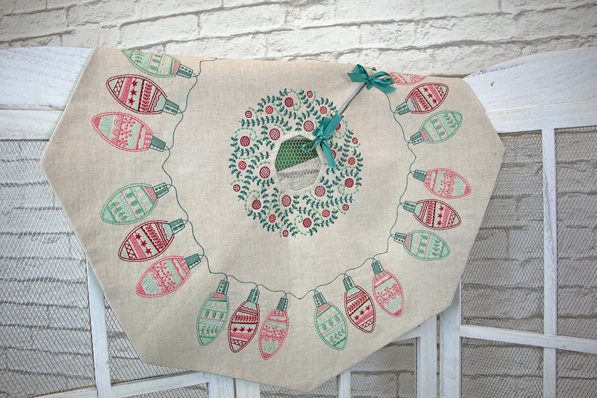 How to Embroider an Octagon Tree Skirt - WeAllSew