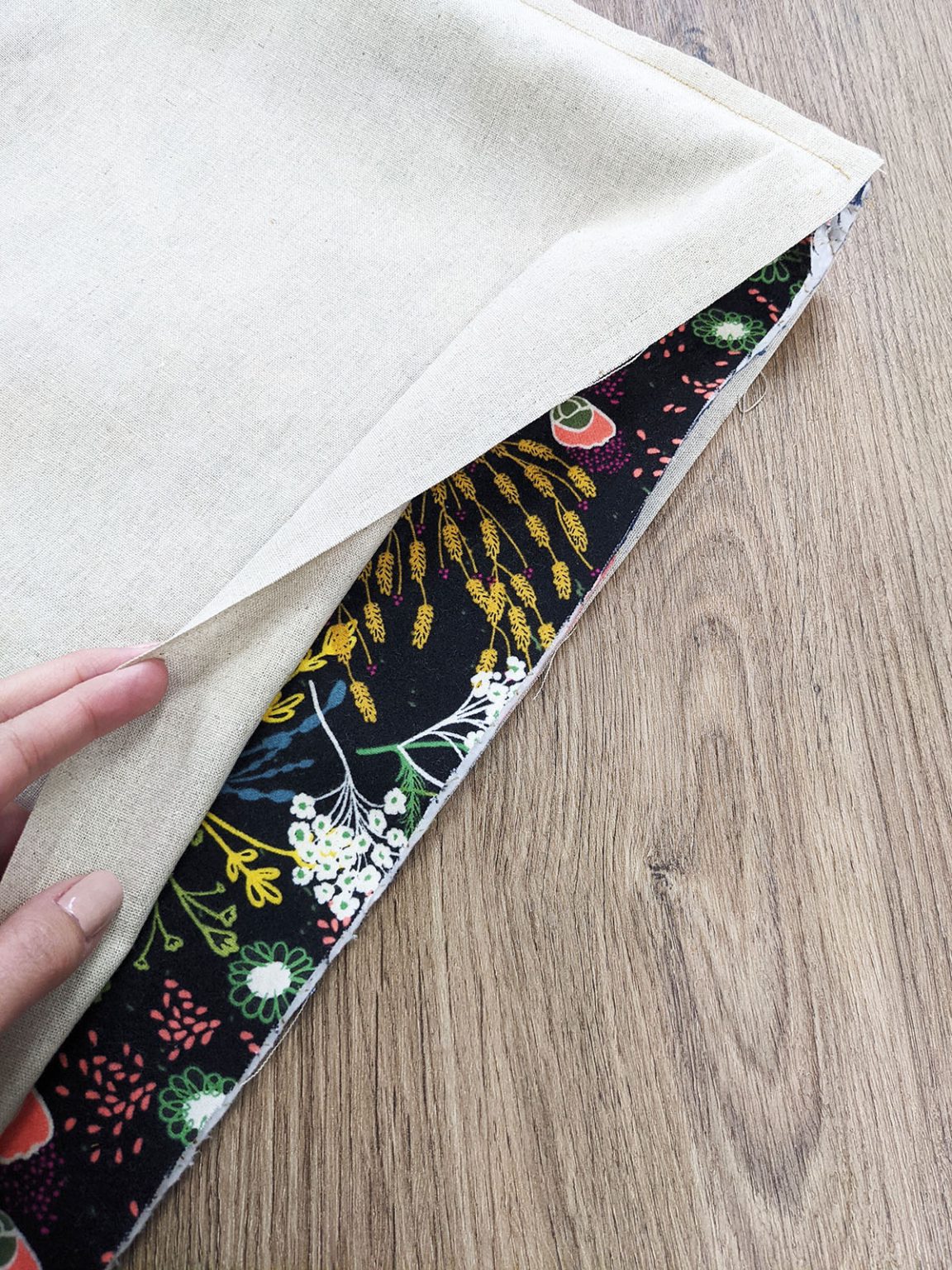 How to Sew an Autumn Flannel Tote Bag - WeAllSew