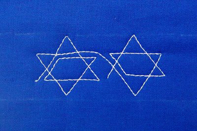 How to Free-motion Quilt a Star of David Motif - WeAllSew
