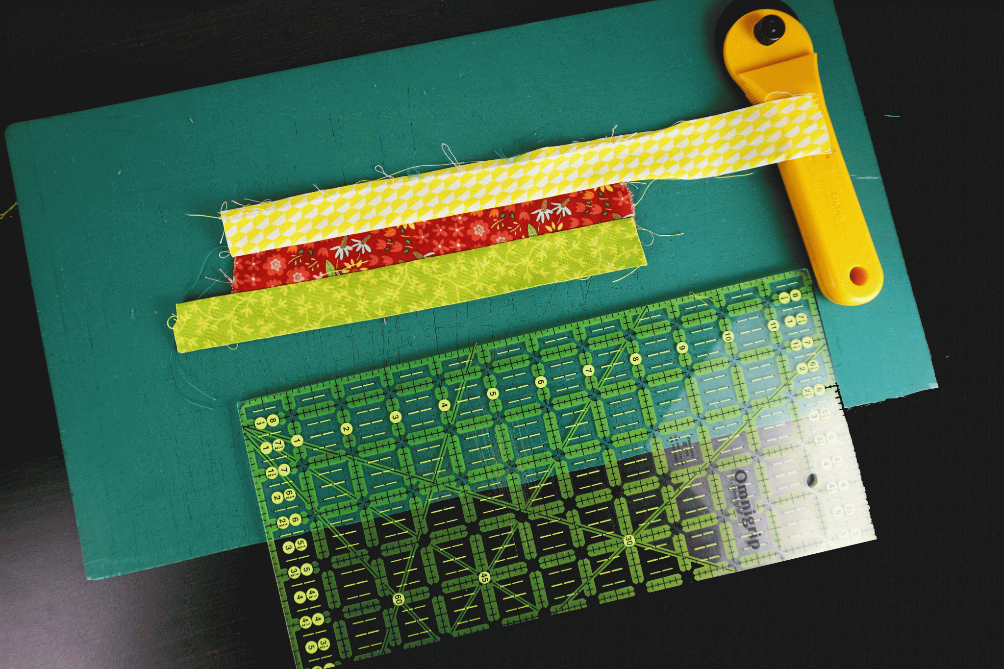 sew-strips-together - WeAllSew