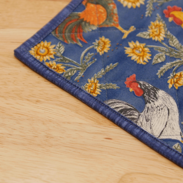 Lap_Seam_Bindfing_27_Closeup_BERNINA_WeAllSew_Blog_1080x1080px - WeAllSew