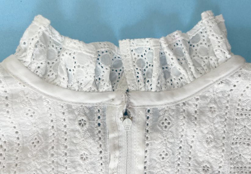 WHITE EYELET DRESS INSIDE ZIPPER BINDING - WeAllSew
