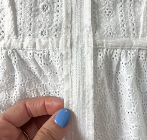 WHITE EYELET DRESS SEAM BINDING ON ZIPPER - WeAllSew