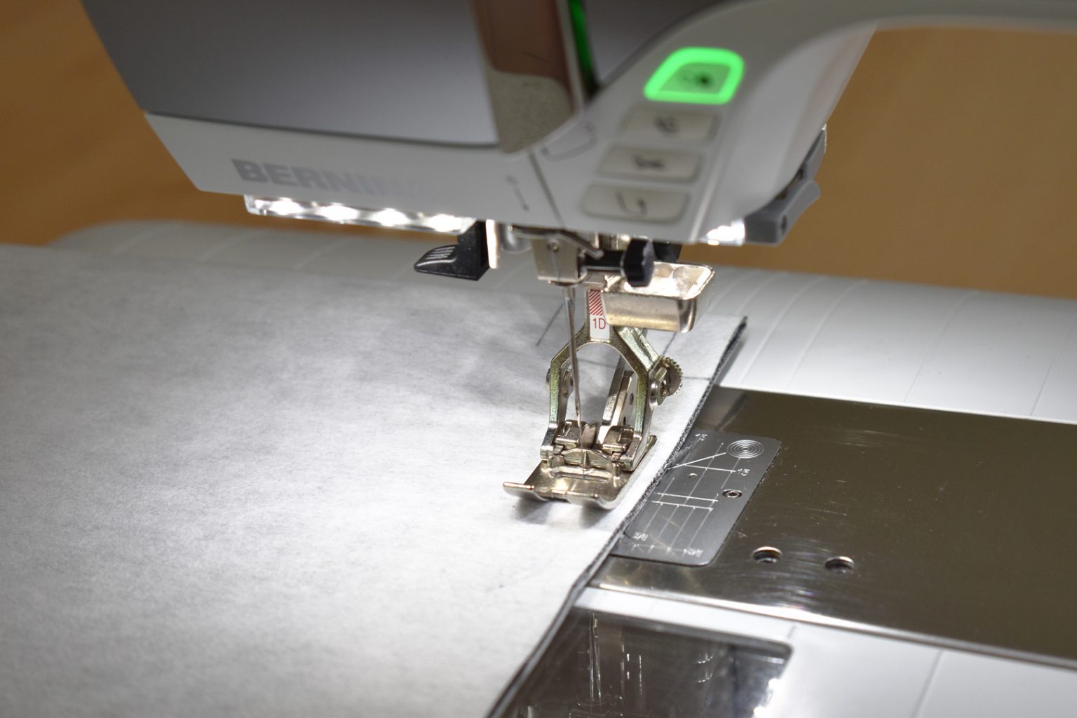 Pin Display Handbag Tutorial - WeAllSew