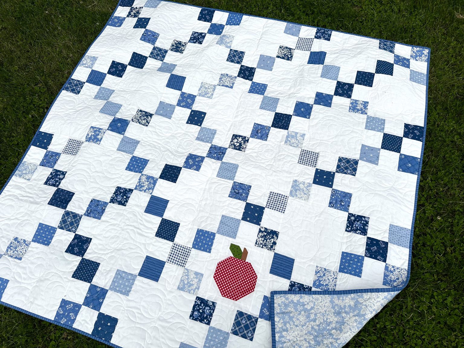 Free Pattern: The Aurora Quilt - WeAllSew