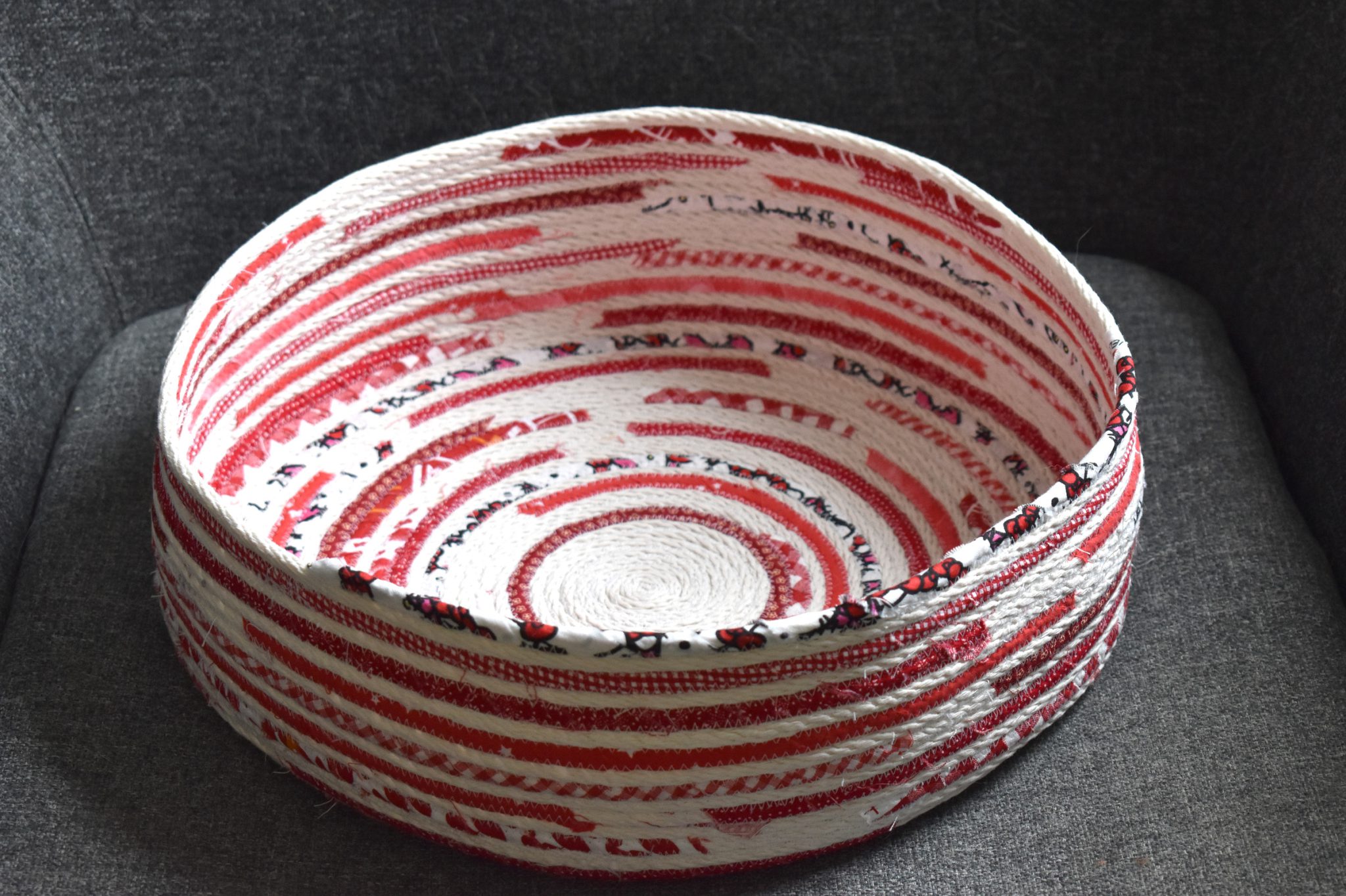 How to Make a Coiled Rope Cat Basket - WeAllSew