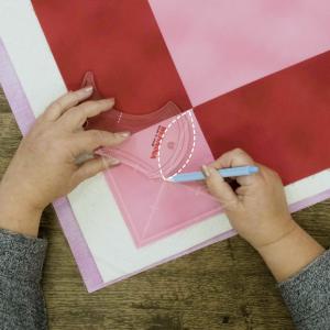 Rulerwork: BERNINA Multi Curve Guide - WeAllSew