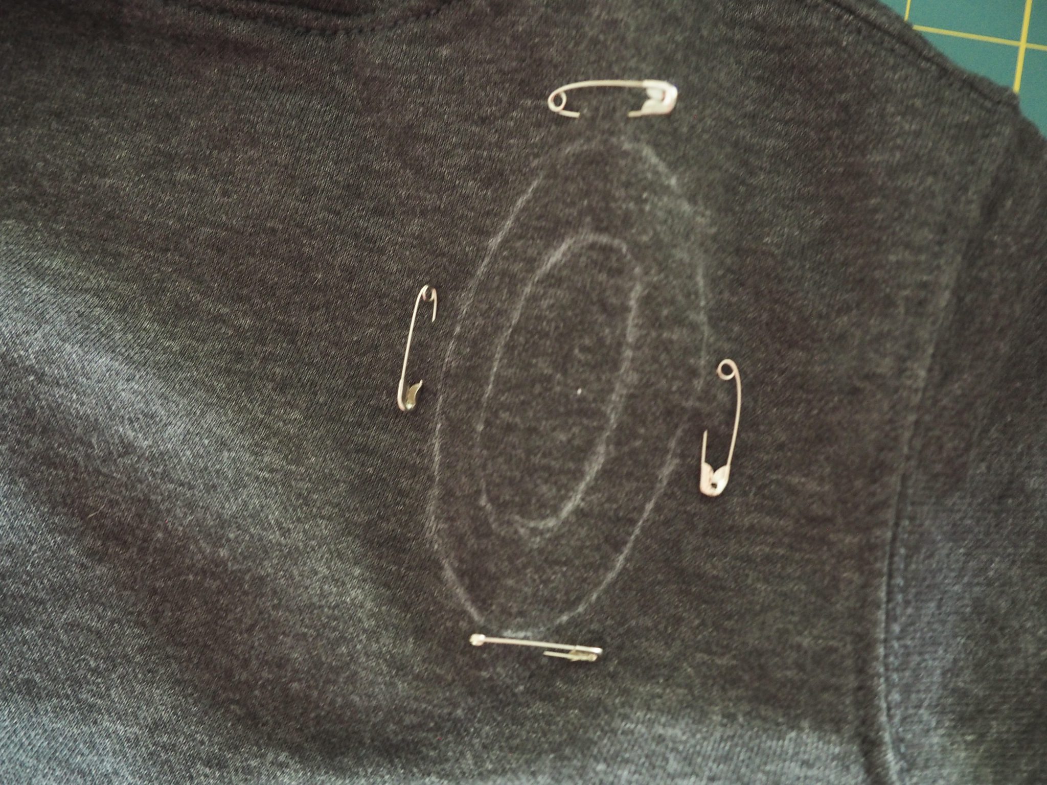 Quick & Cozy Reverse Appliquè Sweatshirt - WeAllSew